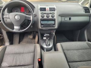 Black Volkswagen Touran 2009 in Vilnius, with an engine capacity of 2.00 L and mileage of 337 thousand km for 1950 €, photo 11 on AUTOMOTO.COM.LV