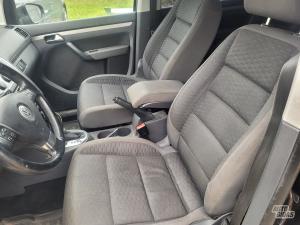 Black Volkswagen Touran 2009 in Vilnius, with an engine capacity of 2.00 L and mileage of 337 thousand km for 1950 €, photo 14 on AUTOMOTO.COM.LV