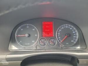 Black Volkswagen Touran 2009 in Vilnius, with an engine capacity of 2.00 L and mileage of 337 thousand km for 1950 €, photo 16 on AUTOMOTO.COM.LV