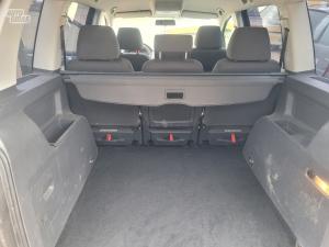 Black Volkswagen Touran 2009 in Vilnius, with an engine capacity of 2.00 L and mileage of 337 thousand km for 1950 €, photo 17 on AUTOMOTO.COM.LV