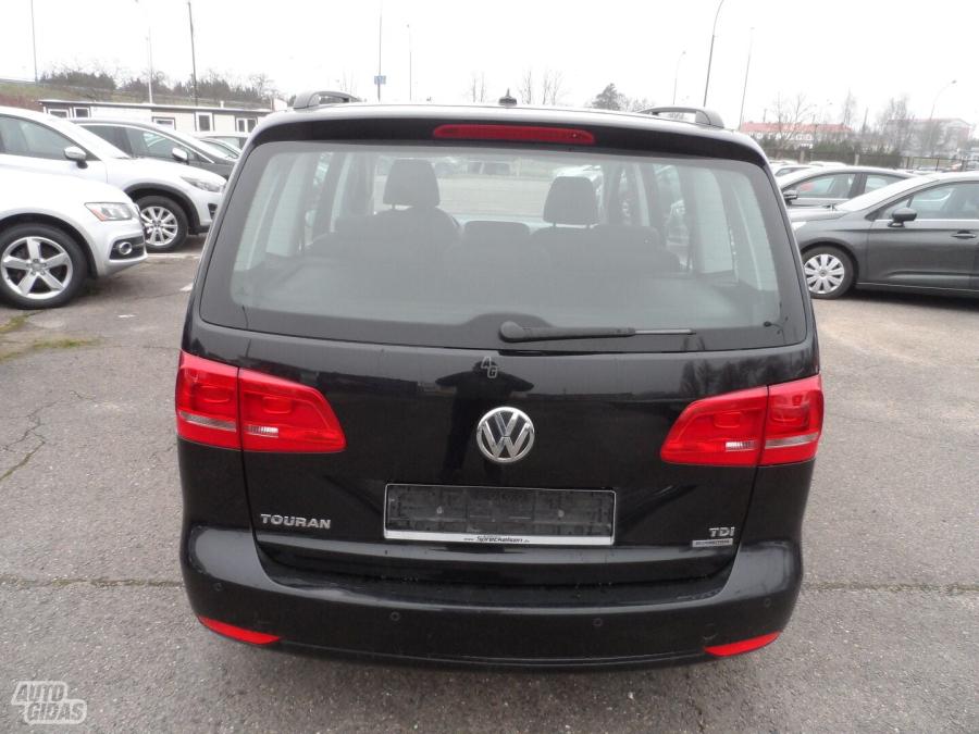 Black Volkswagen Touran 2010 in Klaipeda, with an engine capacity of 1.60 L and mileage of 210 thousand km for 4999 €, photo 6 on AUTOMOTO.COM.LV