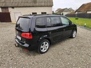Melns Volkswagen Touran 2010 Pakruojis, ar dzinēja tilpumu 1.60 L un nobraukumu 298 tūkst. km par 4900 €, foto 4 vietnē AUTOMOTO.COM.LV