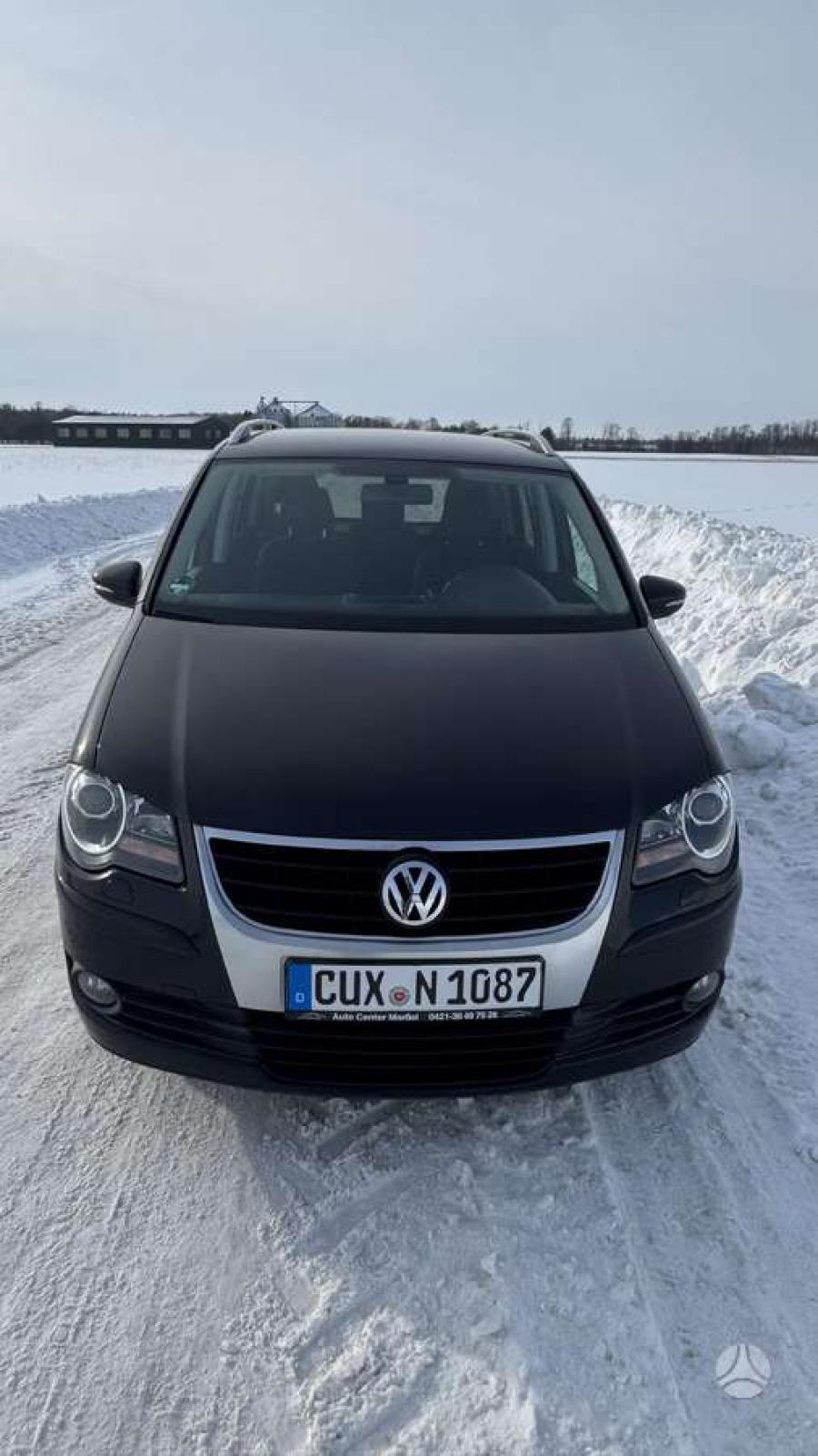 Melns Volkswagen Touran 2010 Biržai, ar dzinēja tilpumu 1.39 L un nobraukumu 215 tūkst. km par 3200 €, foto 1 vietnē AUTOMOTO.COM.LV