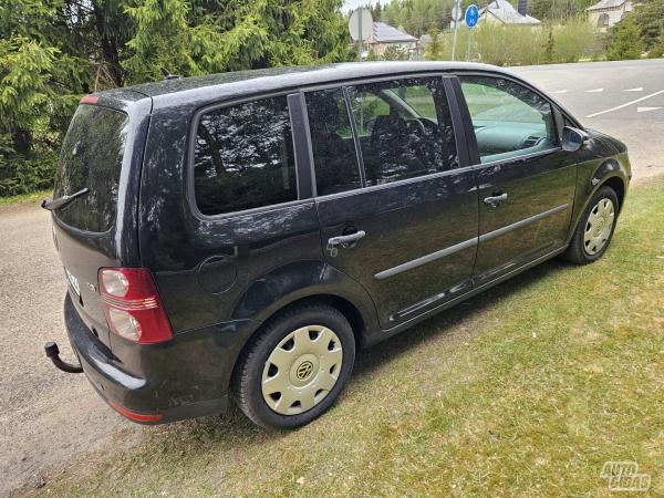 Black Volkswagen Touran 2010 in Mazeikiai, with an engine capacity of 1.90 L and mileage of 249 thousand km for 3950 €, photo 9 on AUTOMOTO.COM.LV