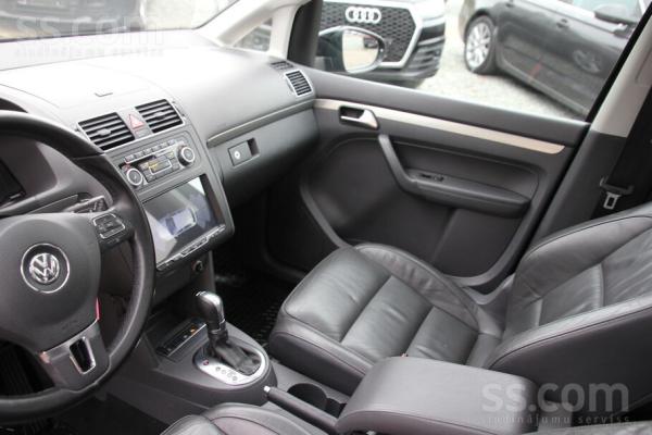 Melns Volkswagen Touran 2010 Tukums, ar dzinēja tilpumu 1.40 L un nobraukumu 235 tūkst. km par 5990 €, foto 6 vietnē AUTOMOTO.COM.LV