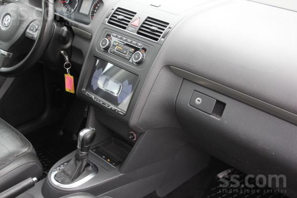 Melns Volkswagen Touran 2010 Tukums, ar dzinēja tilpumu 1.40 L un nobraukumu 235 tūkst. km par 5990 €, foto 7 vietnē AUTOMOTO.COM.LV
