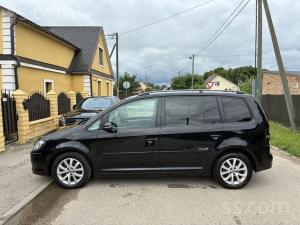 Melns Volkswagen Touran 2010 Daugavpils, ar dzinēja tilpumu 1.90 L un nobraukumu 0 tūkst. km par 4950 €, foto 3 vietnē AUTOMOTO.COM.LV