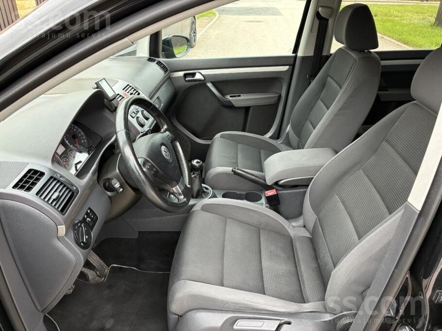 Melns Volkswagen Touran 2010 Daugavpils, ar dzinēja tilpumu 1.90 L un nobraukumu 0 tūkst. km par 4950 €, foto 11 vietnē AUTOMOTO.COM.LV