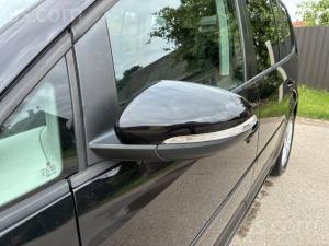 Melns Volkswagen Touran 2010 Daugavpils, ar dzinēja tilpumu 1.90 L un nobraukumu 0 tūkst. km par 4950 €, foto 21 vietnē AUTOMOTO.COM.LV