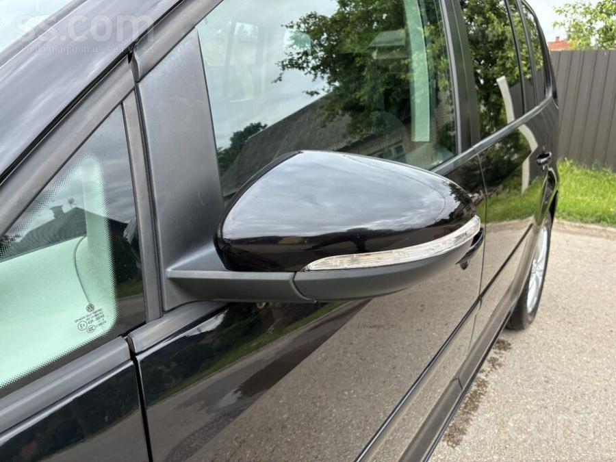 Melns Volkswagen Touran 2010 Daugavpils, ar dzinēja tilpumu 1.90 L un nobraukumu 0 tūkst. km par 4950 €, foto 21 vietnē AUTOMOTO.COM.LV