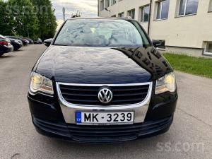 Melns Volkswagen Touran 2010 Daugavpils, ar dzinēja tilpumu 1.90 L un nobraukumu 0 tūkst. km par 1550 €, foto  vietnē AUTOMOTO.COM.LV