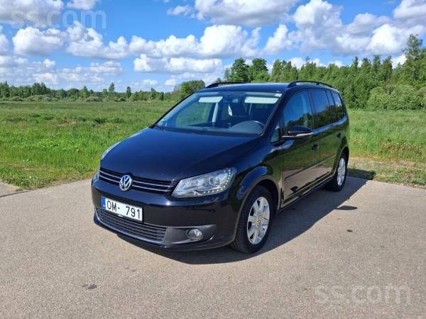 Melns Volkswagen Touran 2010 Preiļi, ar dzinēja tilpumu 2.00 L un nobraukumu 274 tūkst. km par 6950 €, foto 1 vietnē AUTOMOTO.COM.LV