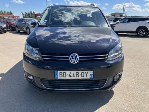Black Volkswagen Touran 2010 in Taurage, with an engine capacity of 1.39 L and mileage of 220 thousand km for 5000 €, photo 3 on AUTOMOTO.COM.LV