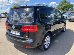 Black Volkswagen Touran 2010 in Taurage, with an engine capacity of 1.39 L and mileage of 220 thousand km for 5000 €, photo 7 on AUTOMOTO.COM.LV