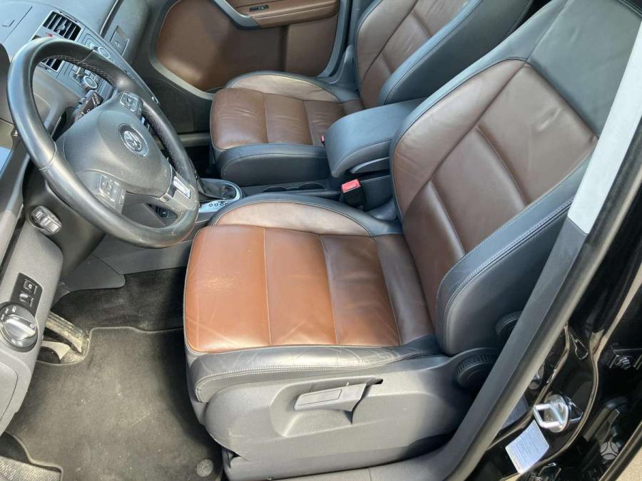 Black Volkswagen Touran 2010 in Taurage, with an engine capacity of 1.39 L and mileage of 220 thousand km for 5000 €, photo 13 on AUTOMOTO.COM.LV