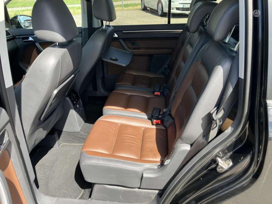 Black Volkswagen Touran 2010 in Taurage, with an engine capacity of 1.39 L and mileage of 220 thousand km for 5000 €, photo 28 on AUTOMOTO.COM.LV
