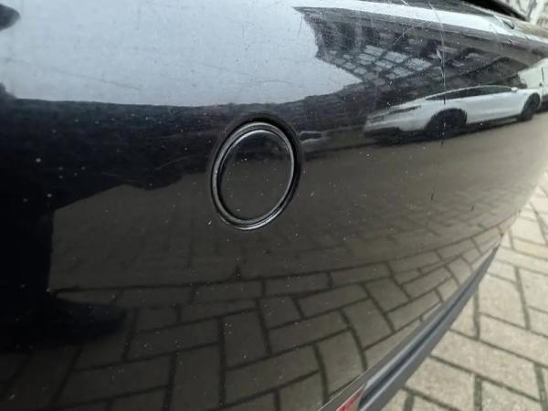 Black Volkswagen Touran 2010 in Riga, with an engine capacity of 2.00 L and mileage of 295 thousand km for 2790 €, photo 5 on AUTOMOTO.COM.LV