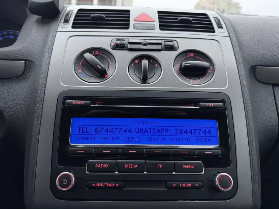 Melns Volkswagen Touran 2010 Rīga, ar dzinēja tilpumu 2.00 L un nobraukumu 295 tūkst. km par 2790 €, foto 13 vietnē AUTOMOTO.COM.LV