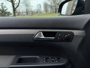 Melns Volkswagen Touran 2010 Rīga, ar dzinēja tilpumu 2.00 L un nobraukumu 295 tūkst. km par 2790 €, foto 17 vietnē AUTOMOTO.COM.LV