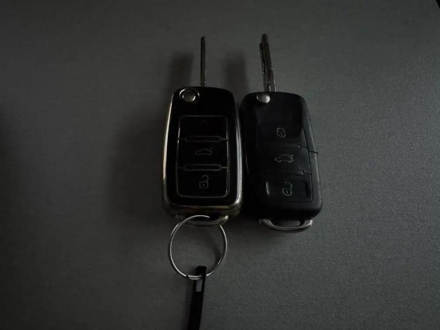 Melns Volkswagen Touran 2010 Rīga, ar dzinēja tilpumu 2.00 L un nobraukumu 295 tūkst. km par 2790 €, foto 20 vietnē AUTOMOTO.COM.LV
