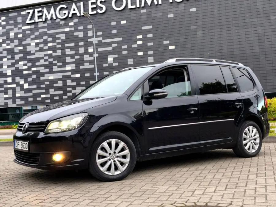 Melns Volkswagen Touran 2010 Jelgava, ar dzinēja tilpumu 1.40 L un nobraukumu 221 tūkst. km par 6990 €, foto 3 vietnē AUTOMOTO.COM.LV