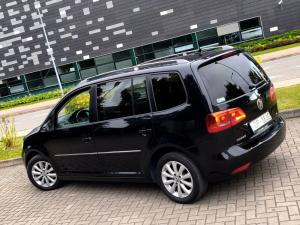 Melns Volkswagen Touran 2010 Jelgava, ar dzinēja tilpumu 1.40 L un nobraukumu 221 tūkst. km par 6990 €, foto 6 vietnē AUTOMOTO.COM.LV