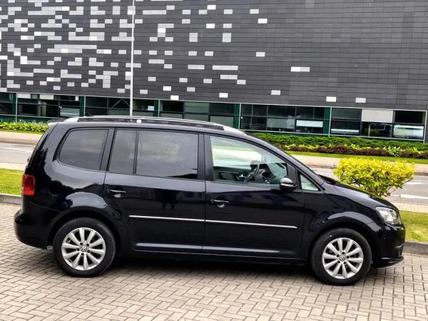Melns Volkswagen Touran 2010 Jelgava, ar dzinēja tilpumu 1.40 L un nobraukumu 221 tūkst. km par 6990 €, foto 7 vietnē AUTOMOTO.COM.LV