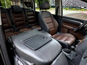 Melns Volkswagen Touran 2010 Jelgava, ar dzinēja tilpumu 1.40 L un nobraukumu 221 tūkst. km par 6990 €, foto 25 vietnē AUTOMOTO.COM.LV