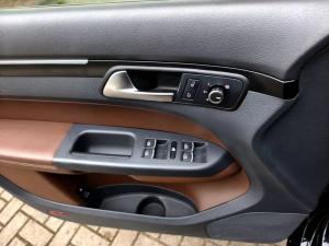 Melns Volkswagen Touran 2010 Jelgava, ar dzinēja tilpumu 1.40 L un nobraukumu 221 tūkst. km par 6990 €, foto 28 vietnē AUTOMOTO.COM.LV