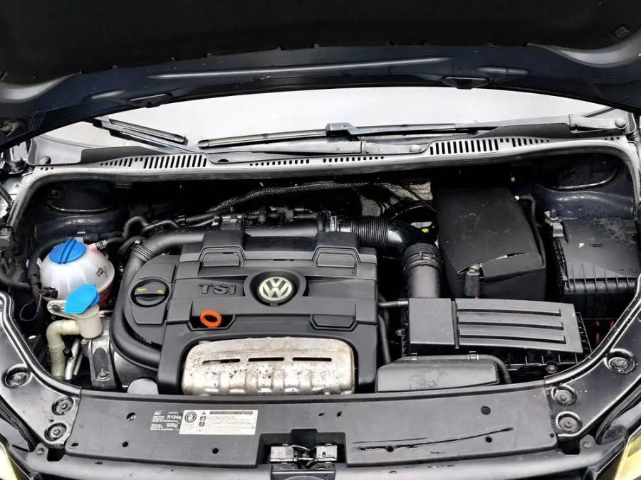 Melns Volkswagen Touran 2010 Jelgava, ar dzinēja tilpumu 1.40 L un nobraukumu 221 tūkst. km par 6990 €, foto 31 vietnē AUTOMOTO.COM.LV