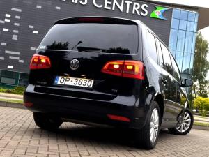 Melns Volkswagen Touran 2010 Jelgava, ar dzinēja tilpumu 1.40 L un nobraukumu 221 tūkst. km par 6990 €, foto 35 vietnē AUTOMOTO.COM.LV