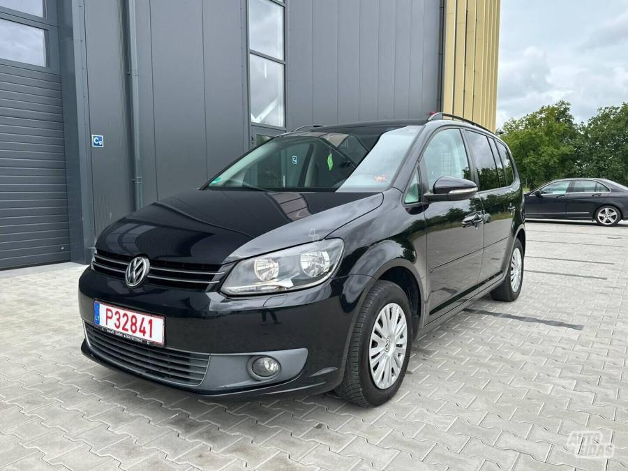Melns Volkswagen Touran 2010 Klaipėda, ar dzinēja tilpumu 1.60 L un nobraukumu 289 tūkst. km par 5200 €, foto 1 vietnē AUTOMOTO.COM.LV