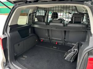 Melns Volkswagen Touran 2010 Klaipėda, ar dzinēja tilpumu 1.60 L un nobraukumu 289 tūkst. km par 5200 €, foto 10 vietnē AUTOMOTO.COM.LV