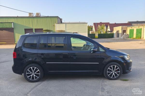 Black Volkswagen Touran 2010 in Klaipeda, with an engine capacity of 16.00 L and mileage of 315 thousand km for 5700 €, photo 4 on AUTOMOTO.COM.LV