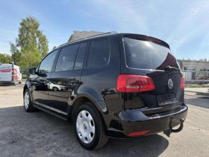 Melns Volkswagen Touran 2010 Radviliškis, ar dzinēja tilpumu 1.60 L un nobraukumu 342 tūkst. km par 5650 €, foto 5 vietnē AUTOMOTO.COM.LV