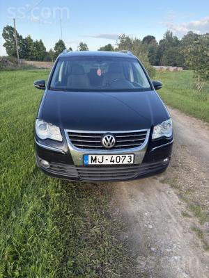 Black Volkswagen Touran 2010 in Liepaja, with an engine capacity of 2.00 L and mileage of 272 thousand km for 3500 €, photo  on AUTOMOTO.COM.LV