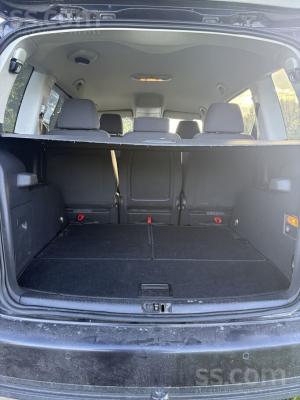 Melns Volkswagen Touran 2010 Liepāja, ar dzinēja tilpumu 2.00 L un nobraukumu 272 tūkst. km par 3500 €, foto 10 vietnē AUTOMOTO.COM.LV