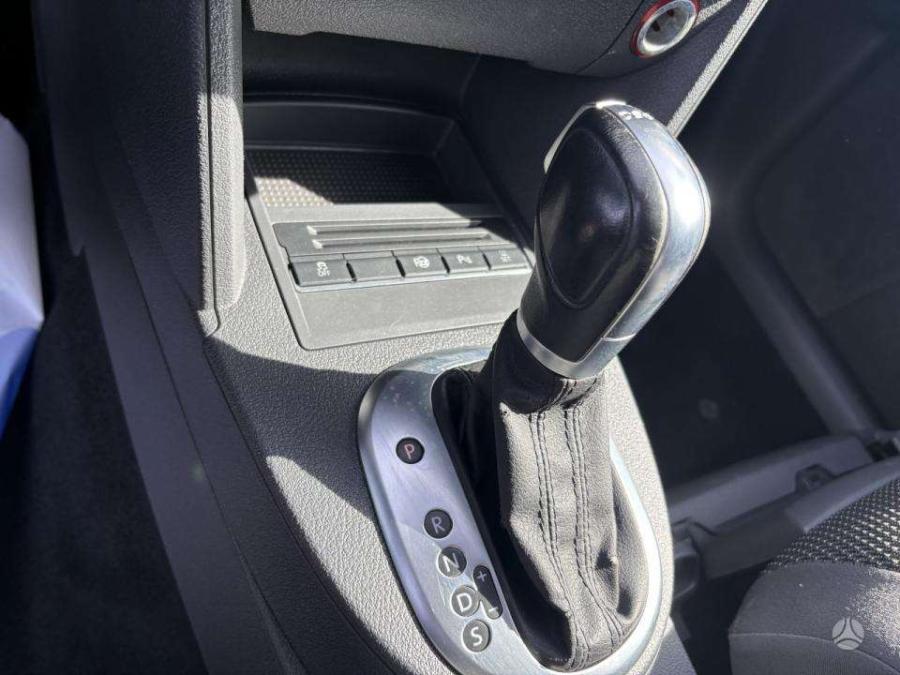 Melns Volkswagen Touran 2010 Radviliškis, ar dzinēja tilpumu 1.60 L un nobraukumu 342 tūkst. km par 5650 €, foto 18 vietnē AUTOMOTO.COM.LV