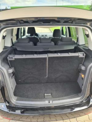 Melns Volkswagen Touran 2010 Kauņa, ar dzinēja tilpumu 1.39 L un nobraukumu 250 tūkst. km par 3700 €, foto 9 vietnē AUTOMOTO.COM.LV