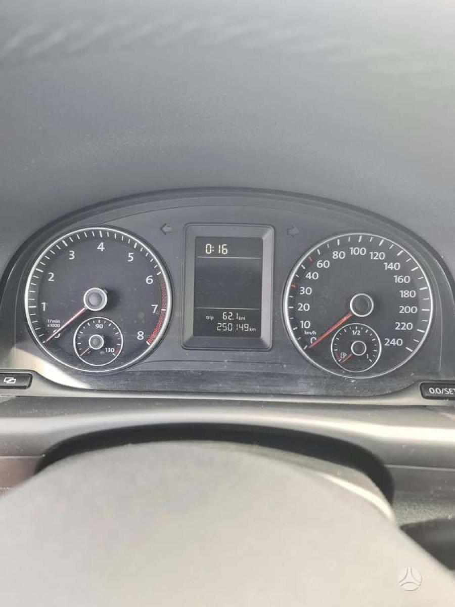 Melns Volkswagen Touran 2010 Kauņa, ar dzinēja tilpumu 1.39 L un nobraukumu 250 tūkst. km par 3700 €, foto 10 vietnē AUTOMOTO.COM.LV