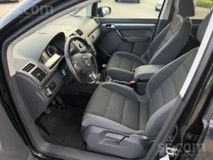 Melns Volkswagen Touran 2010 Ogre, ar dzinēja tilpumu 2.00 L un nobraukumu 192 tūkst. km par 7200 €, foto 16 vietnē AUTOMOTO.COM.LV