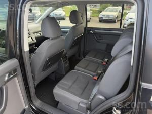 Melns Volkswagen Touran 2010 Ogre, ar dzinēja tilpumu 2.00 L un nobraukumu 192 tūkst. km par 7200 €, foto 21 vietnē AUTOMOTO.COM.LV