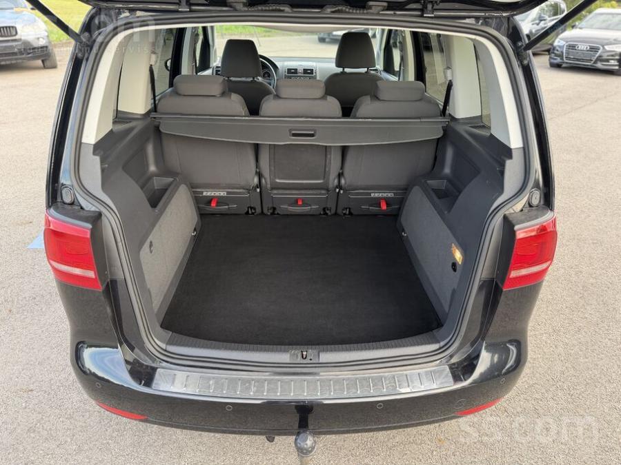 Melns Volkswagen Touran 2010 Ogre, ar dzinēja tilpumu 2.00 L un nobraukumu 192 tūkst. km par 7200 €, foto 22 vietnē AUTOMOTO.COM.LV