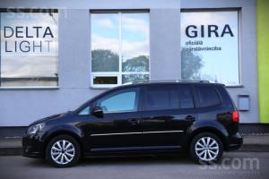 Melns Volkswagen Touran 2010 Rīga, ar dzinēja tilpumu 2.00 L un nobraukumu 325 tūkst. km par 3795 €, foto 3 vietnē AUTOMOTO.COM.LV