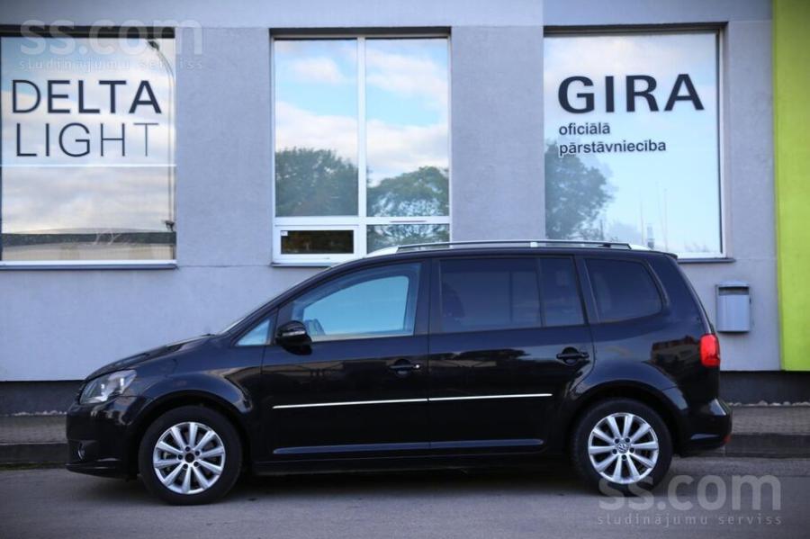 Melns Volkswagen Touran 2010 Rīga, ar dzinēja tilpumu 2.00 L un nobraukumu 325 tūkst. km par 3795 €, foto 3 vietnē AUTOMOTO.COM.LV