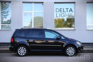 Melns Volkswagen Touran 2010 Rīga, ar dzinēja tilpumu 2.00 L un nobraukumu 325 tūkst. km par 3795 €, foto 4 vietnē AUTOMOTO.COM.LV