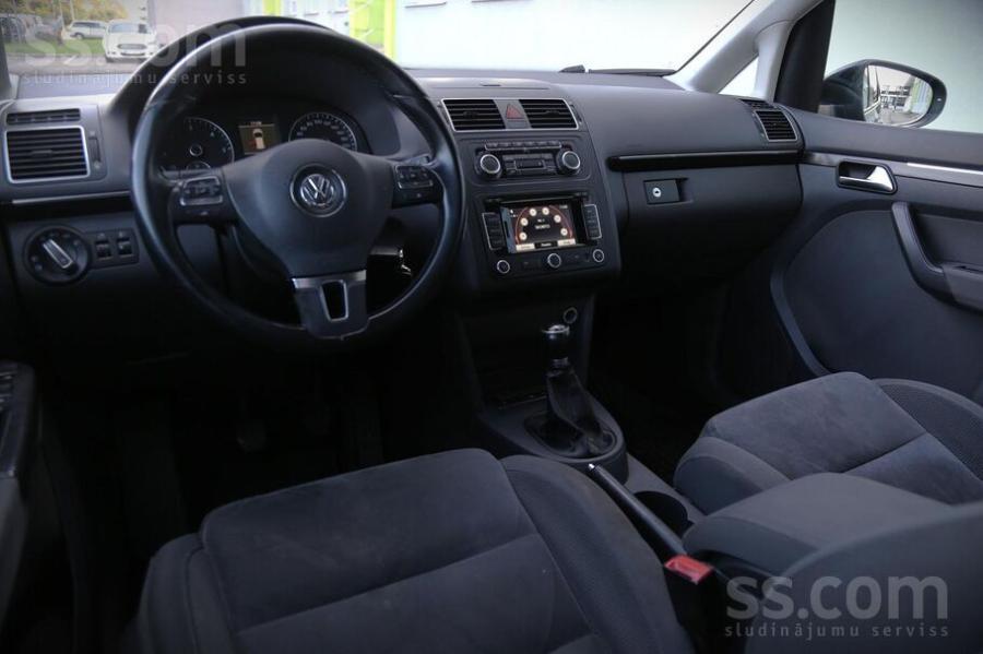 Melns Volkswagen Touran 2010 Rīga, ar dzinēja tilpumu 2.00 L un nobraukumu 325 tūkst. km par 3795 €, foto 8 vietnē AUTOMOTO.COM.LV