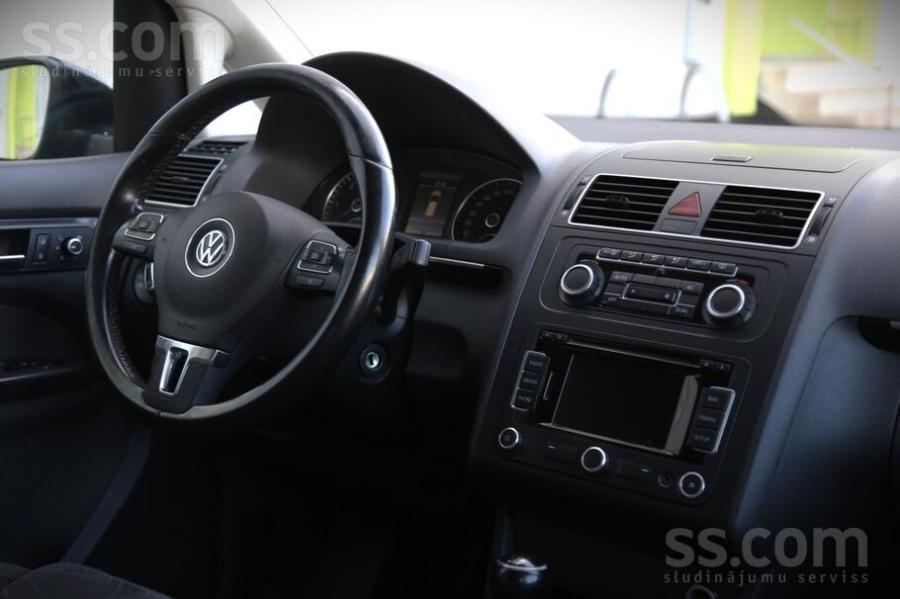 Melns Volkswagen Touran 2010 Rīga, ar dzinēja tilpumu 2.00 L un nobraukumu 325 tūkst. km par 3795 €, foto 11 vietnē AUTOMOTO.COM.LV