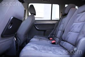 Melns Volkswagen Touran 2010 Rīga, ar dzinēja tilpumu 2.00 L un nobraukumu 325 tūkst. km par 3795 €, foto 14 vietnē AUTOMOTO.COM.LV