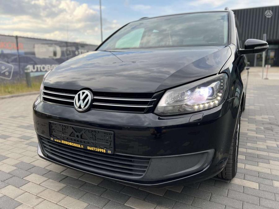 Melns Volkswagen Touran 2010 Šauļi, ar dzinēja tilpumu 1.60 L un nobraukumu 254 tūkst. km par 5400 €, foto 10 vietnē AUTOMOTO.COM.LV